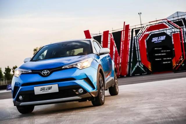 硬核对决！奕泽IZOA/XR-*和逍*谁更燃_手机搜狐网