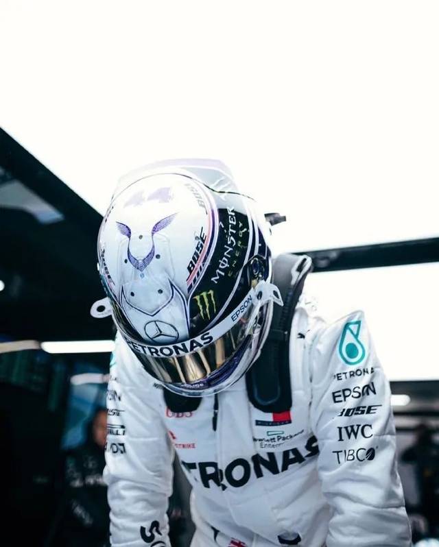 POLICE×Hamilton|你的帅气，带着口罩我都知道_汉密尔顿