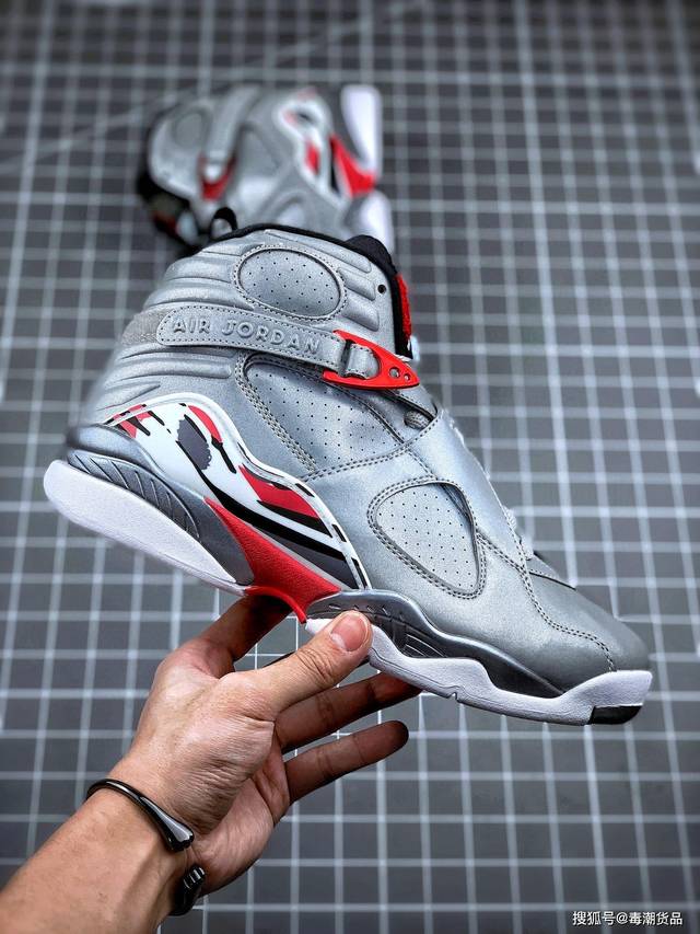 AJ8长什么样你知道吗，Air Jordan 8 兔八哥法国街头篮球！_搜狐网