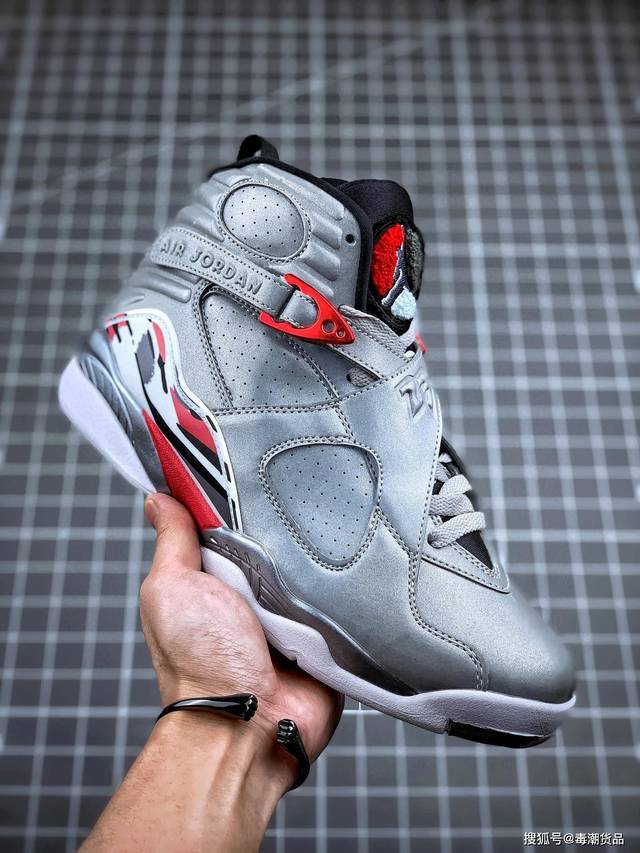 AJ8长什么样你知道吗，Air Jordan 8 兔八哥法国街头篮球！_搜狐网