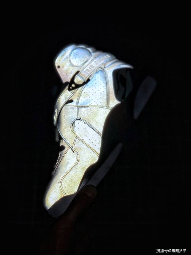 AJ8长什么样你知道吗，Air Jordan 8 兔八哥法国街头篮球！_搜狐网