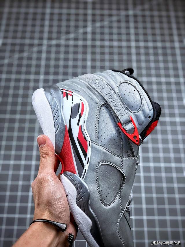 AJ8长什么样你知道吗，Air Jordan 8 兔八哥法国街头篮球！_搜狐网